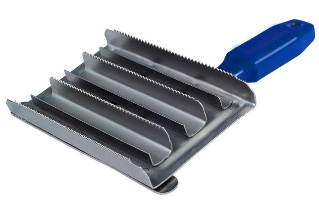 DeLaval metal curry comb - DeLaval