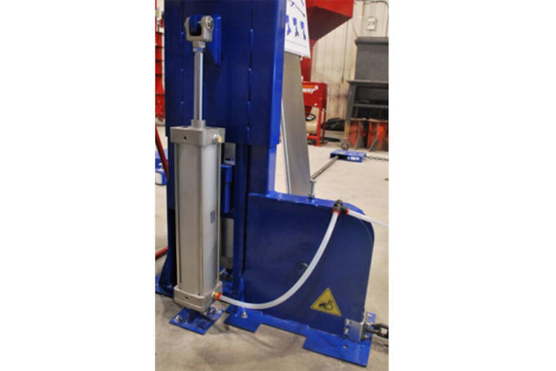 Chain cleaning scrapers - DeLaval