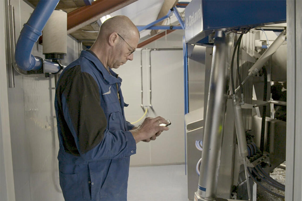 DeLaval VMS™ V300+RePro™ - DeLaval