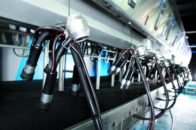 提高牛奶产量 - DeLaval