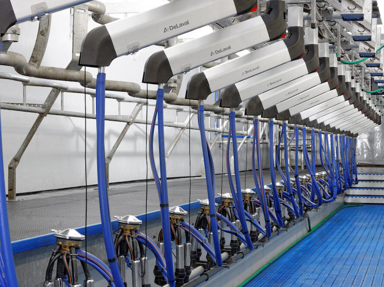 DeLaval MidiLine™ milking system ML3100 - DeLaval
