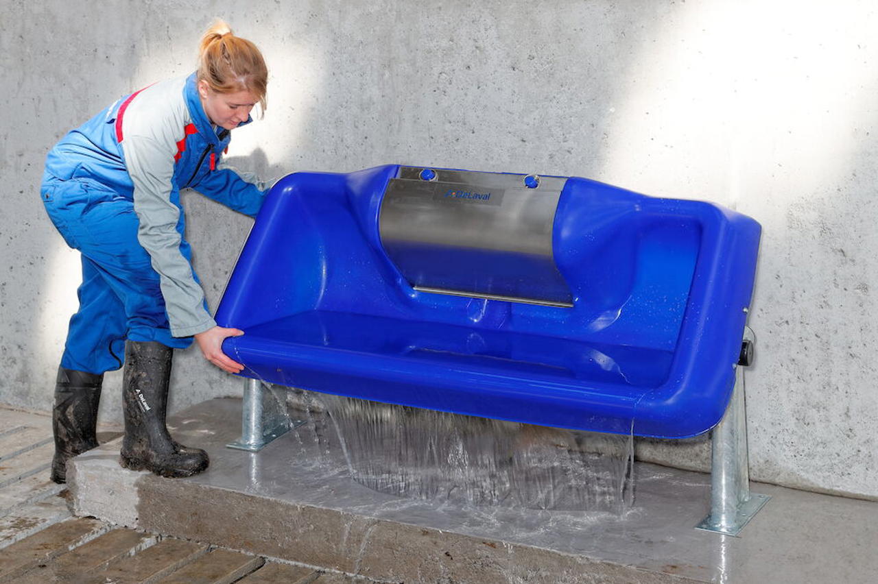 DeLaval Tip Trough T80 and T80XL - DeLaval