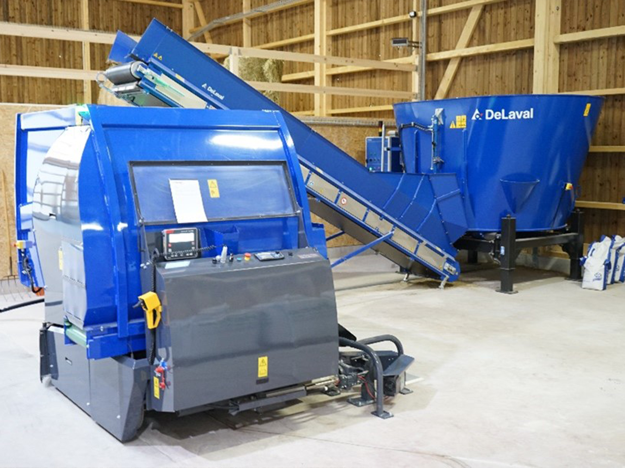 DeLaval vous présente son nouveau robot d’alimentation autonome - DeLaval