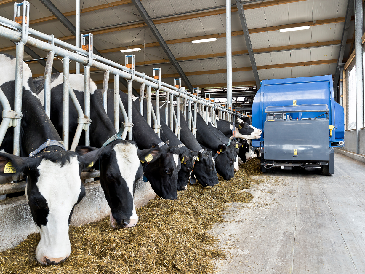 DeLaval vous présente son nouveau robot d’alimentation autonome - DeLaval